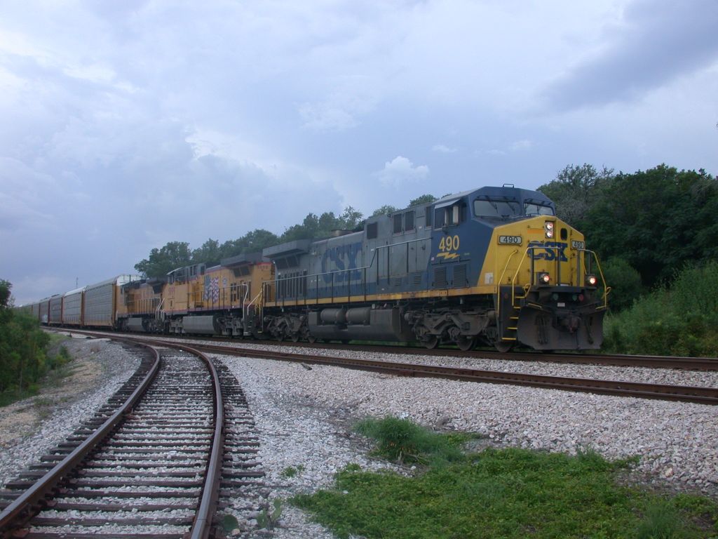 CSX 490 28Aug2004 NB in CENTEX with autoracks